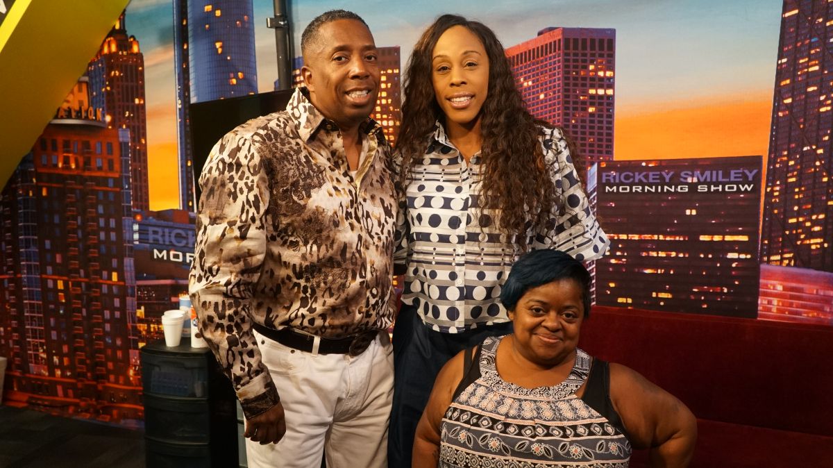 Dianna ‘Coach D’ Williams Visits The Rickey Smiley Morning Show [PHOTOS ...