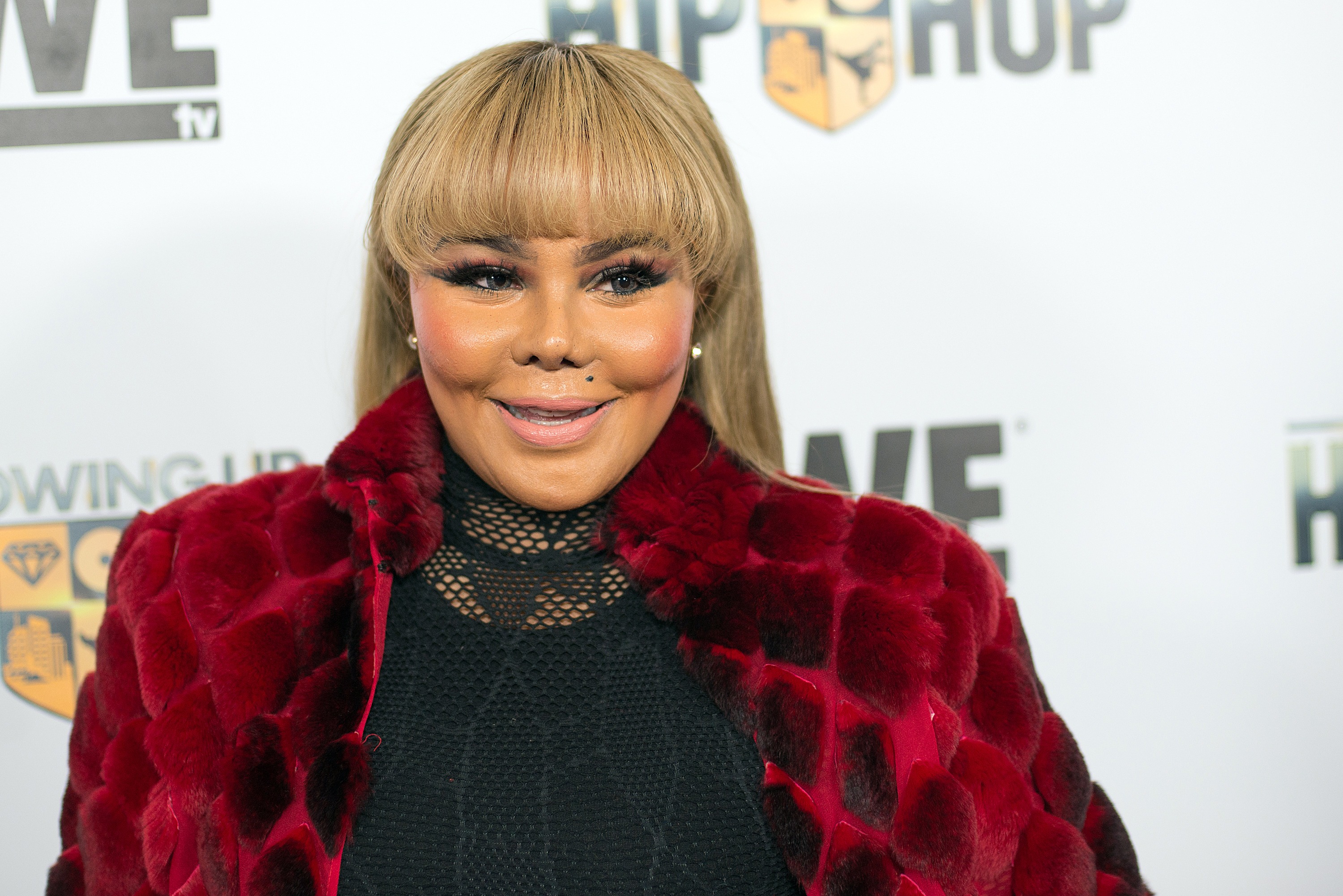 Lil’ Kim Mourns The Loss Of Her Father To Alzheimer’s - Hot 107.9 - Hot ...