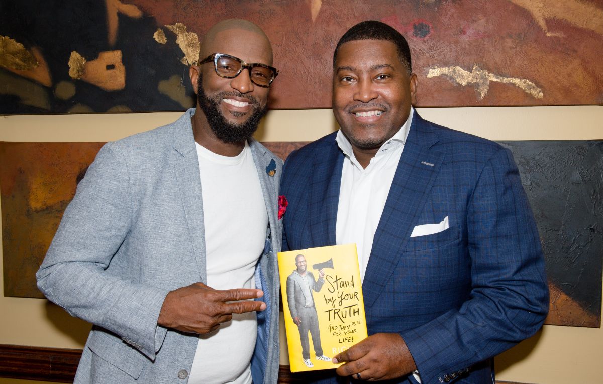 Rickey Smiley With Pastor E. Dewey Smith At The House Of Hope In ...